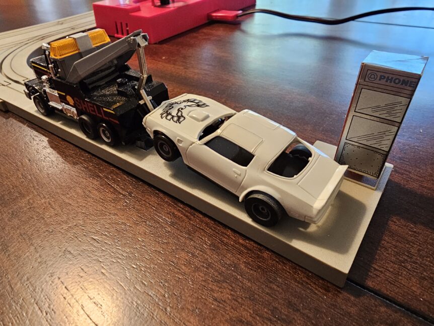 Highway Wrecker Set 3213 3443 Phone Booth - TYCO US-1 Electric Trucking