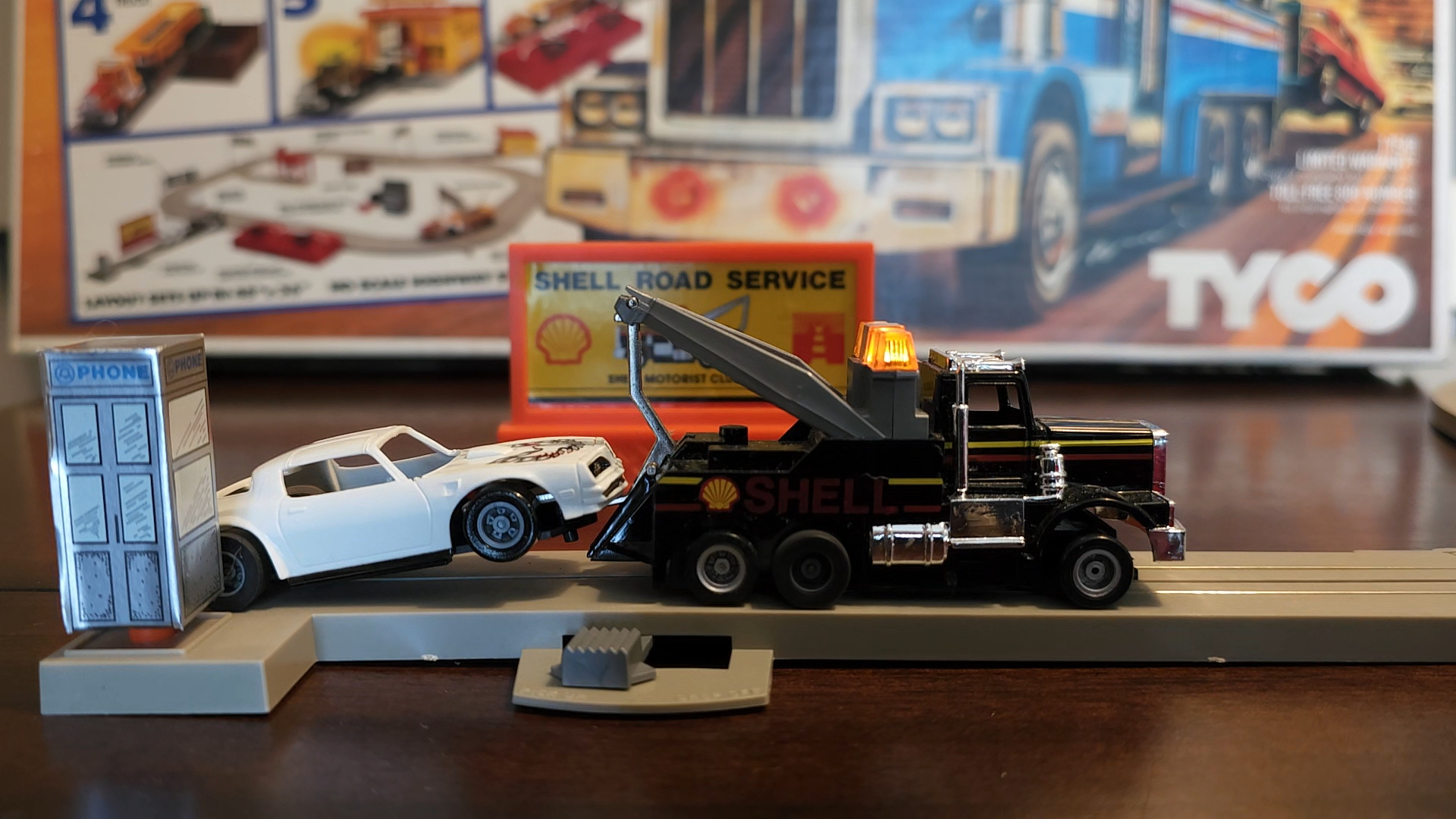 Highway Wrecker Set 3213 3443 Phone Booth - TYCO US-1 Electric Trucking